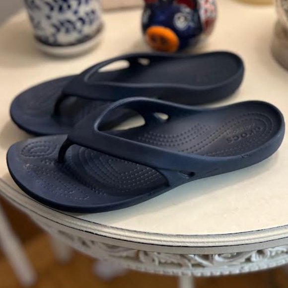 CROCS | Shoes | Crocs Womens Iconic Comfort Flip Flops In Navy Size 8 ...